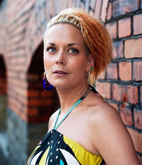 Sanna Bråding Singel Efter Sex år Med Mbumba ”british” Mwasa Aftonbladet