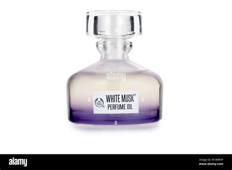 Perfume oil -Fotos und -Bildmaterial in hoher Auflösung – Alamy