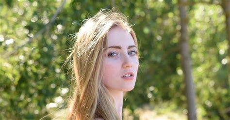 Lena Flora Blondínka Ktorej Ide Hlavne O Potešenie 9