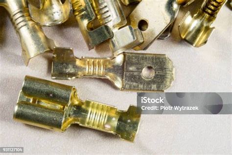 Konektor Listrik Baru Aksesoris Untuk Instalasi Listrik Di Meja Bengkel Kayu Latar Belakang