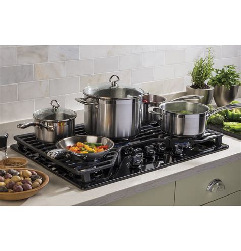 Ge Jgp5030dlbb Ge® 30 Built In Gas Cooktop With 5 Burners And