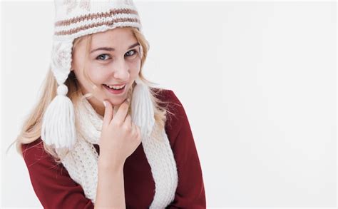 Hermosa Joven Sonriendo Foto Gratis