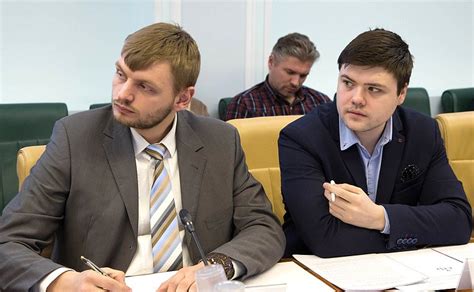 Необходимо провести информационную кампанию по повышению престижа семейного образа жизни и