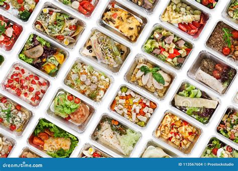 El Sistema De Se Lleva Las Cajas De La Comida En El Fondo Blanco Foto