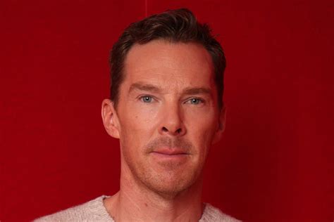 Benedict Cumberbatch Reflects On Awkwardness Around Sex Symbol Status ‘im Not Brad Or Leo