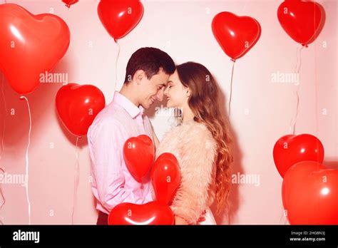 Man With His Lovely Sweetheart Girl Kiss At Lover S Valentine Day Valentine Couple Couple Kiss