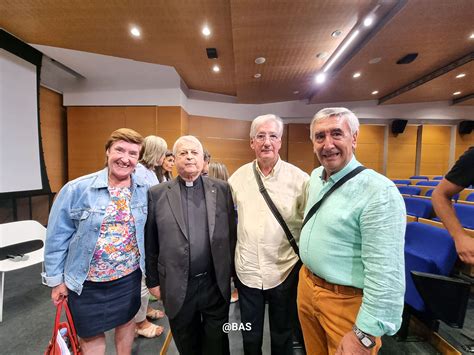 homenaje a d luis lezama cofradía de la virgen blanca