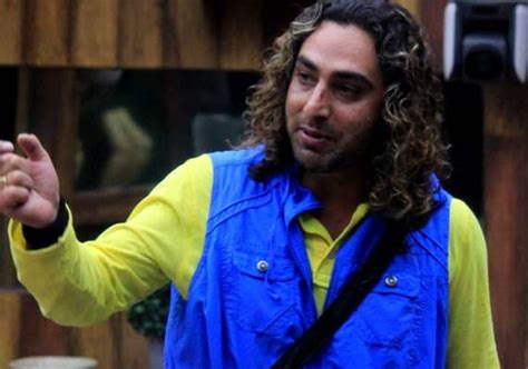 Praneet Bhatt Finally Bids Goodbye To Bigg Boss 8 Bollywood News