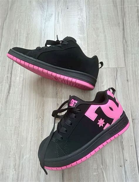 Pink And Black Dc Shoes Outfit Streetwear Low Top Sneakers Swag