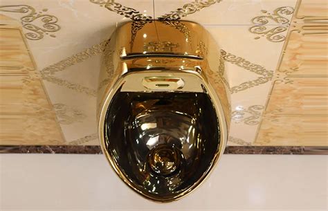 Luxury Wall Mounted Gold Urinal Royal Toiletry Global