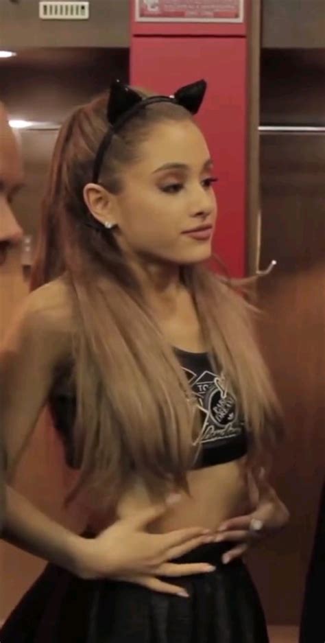 Ariana Grande Anyone Else A Fan Of Ribs Rcelebritybelly