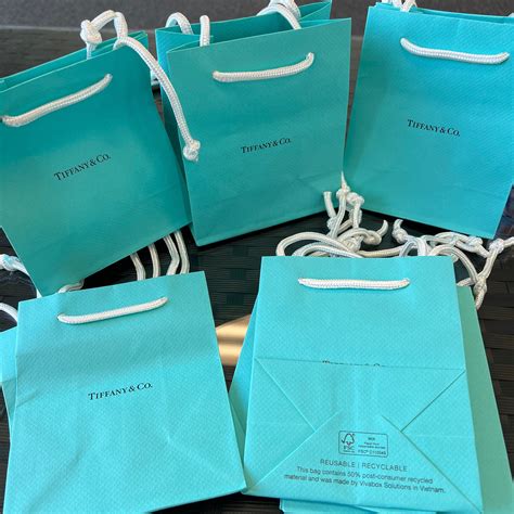 Tiffany Party Bags Tiffany T Bag Decorated Cake By Fancy A Treat