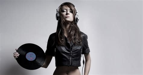 Pojok Agp Sexy Music Girl Hd Wallpaper