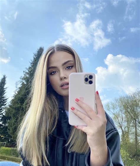 Blue Skies Scrolller