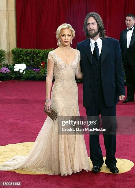 1149 Kate Hudson And Chris Robinson Photos And High Res Pictures Getty