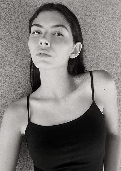 Beatriz 6 Ella Models