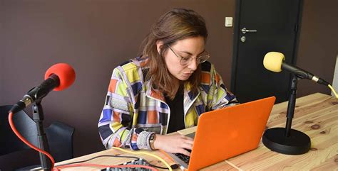 How To Broadcast Your Podcast Live Radioking Blog