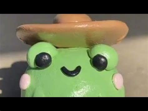 лепим из полимерной глины candy clay лягушку-путешественницу - YouTube