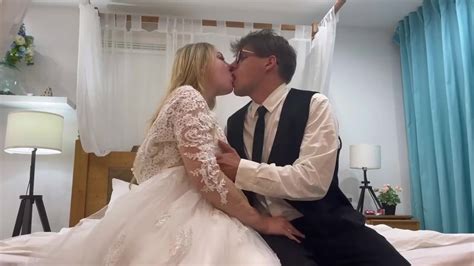 ПЕРВАЯ БРАЧНАЯ НОЧЬ ТРАХНУЛ НЕВЕСТУ Porn Videos Tube