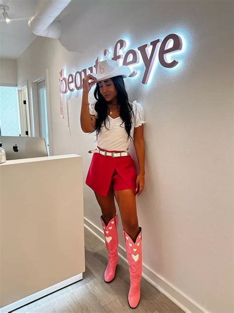 Tate Mcrae Concert Outfit Styling Tips Magic Of Clothes