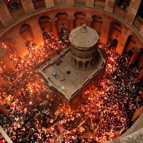 ჩემი გილოცავთ წმინდა ცეცხლის გარდამოსვლას ქრისტე აღსდგა ️ Facebook