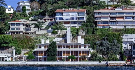 물줄기가 내려다보이는 언덕 위의 집 사진 Unsplash의 무료 터키 이미지