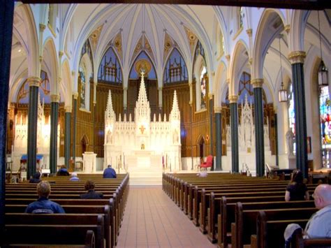 В США жертвы секс насилия со стороны священников получили более 40 млн