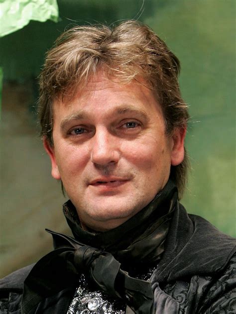 Simon Shepherd Instagram Twitter And Facebook On Idcrawl