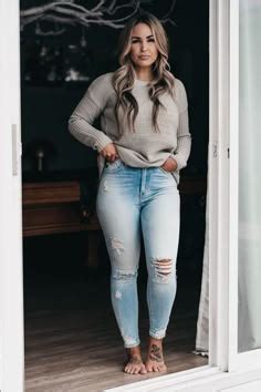 Hot Mom Outfits