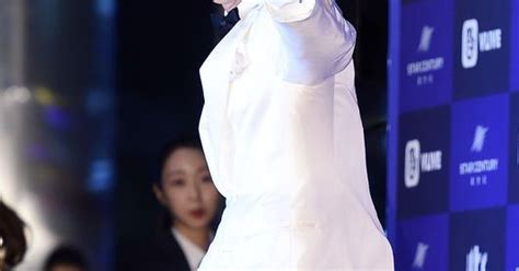 [사진]정우성 팬들 향해 잊지 않고