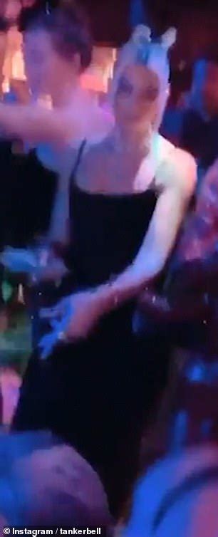 Dua Lipa Showers Busty Twerking Stripper With A Stack Of Dollar Bills At Lizzo S Grammys