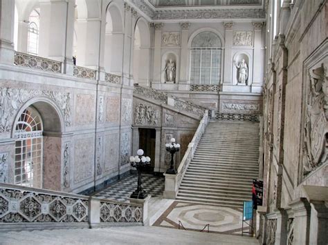 სამეფო სასახლე ნეაპოლში