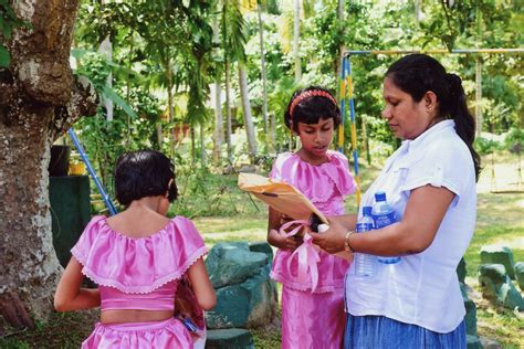 බප හො කිම්මන්තුඩාව ශී‍්‍ර සුමනජෝති කනිෂ්ඨ විද්‍යාලය සඳහා පාසල් උපකරණ හා කාර්යාල උපකරණ බෙදා දීම