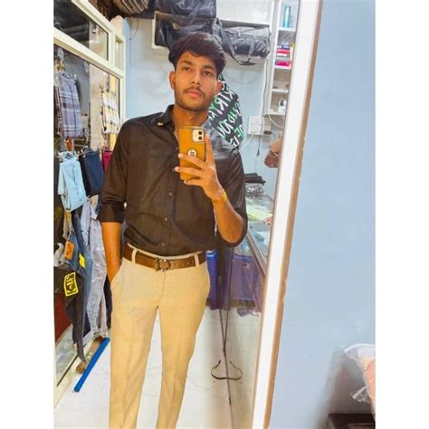 𝐃𝐞𝐯 𝐓𝐢𝐰𝐚𝐫𝐢 ♛ Devtiwarijii On Threads