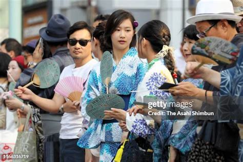Wetting Down Photos And Premium High Res Pictures Getty Images