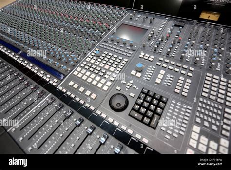 Solid State Logic Hi Res Stock Photography And Images Alamy