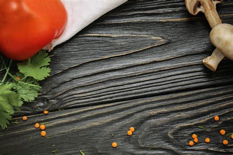 검은 나무 배경 흑입니다 그런 지 짜임새입니다 녹색 및 가루 위에서 흰색 리넨 옷감 텍스트 및 디자인을 위한 공간을 복사 합니다 음식에 대 한 상위 뷰 나무 0명에 대한