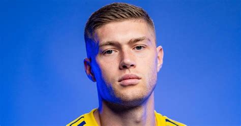 Італійський журналіст про Довбика Він не може грати усі матчі