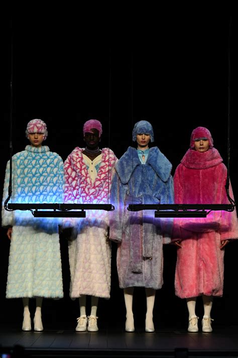 Anrealage Debuts Colour Changing Clothes At Paris Fashion Week