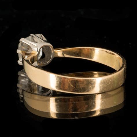 Ring Guld Med Diamant Totalt Ca 090 Ct 1945 Vikt Ca 15 Gram