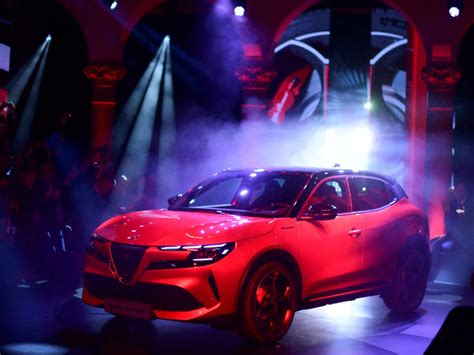 Stellantis Revenue Falls Below Forecasts On Lower Volumes New Model Preparations Wsj