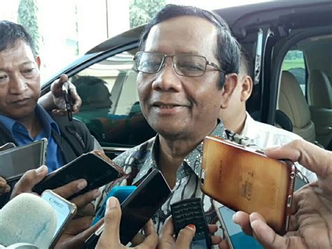 Mahfud Md Polisikan Akun Twitter Kakekkampret