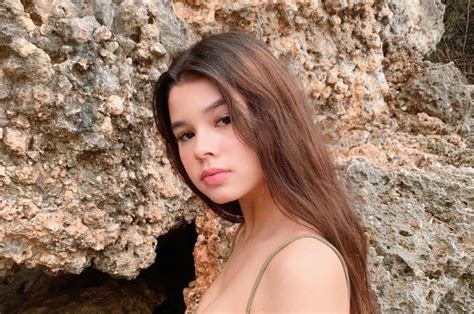 Profil Maria Theodore Artis Muda Berkulit Putih Keturunan Amerika