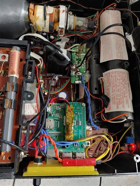 raspberry pi 3b inside an old samsung bt 123aj tv radio from 1982