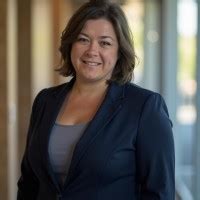 Crystal Lynch Financial Advisor Investment And Retirement Planning At