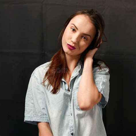 Portrait De La Belle Jeune Pose De Mod Le Nue Photo Stock Image Du Int Rieur Lifestyle