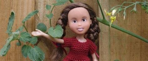 This Is What Bratz Dolls Look Like Without Make Up Bratz Doll Dolls Australian Artists