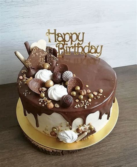 Pin By 🌺ann🌺 On Cake Artistry🎂🍰🎂 Chocolate Cake Designs Birthday