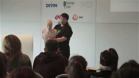 Как да окажем първа помощ на детето при задавяне Youtube