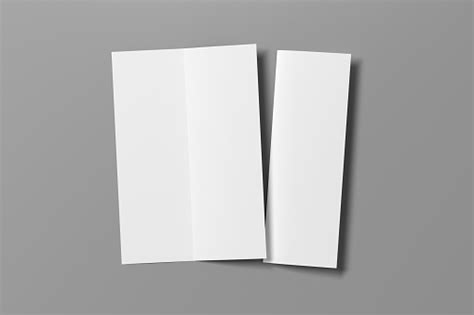 빈 이중 접이식 수직 A4 리플렛 커버 이중 접기 또는 반접기 열리고 클리핑 경로로 분리된 접힌 브로셔 메뉴판에 대한 스톡 사진